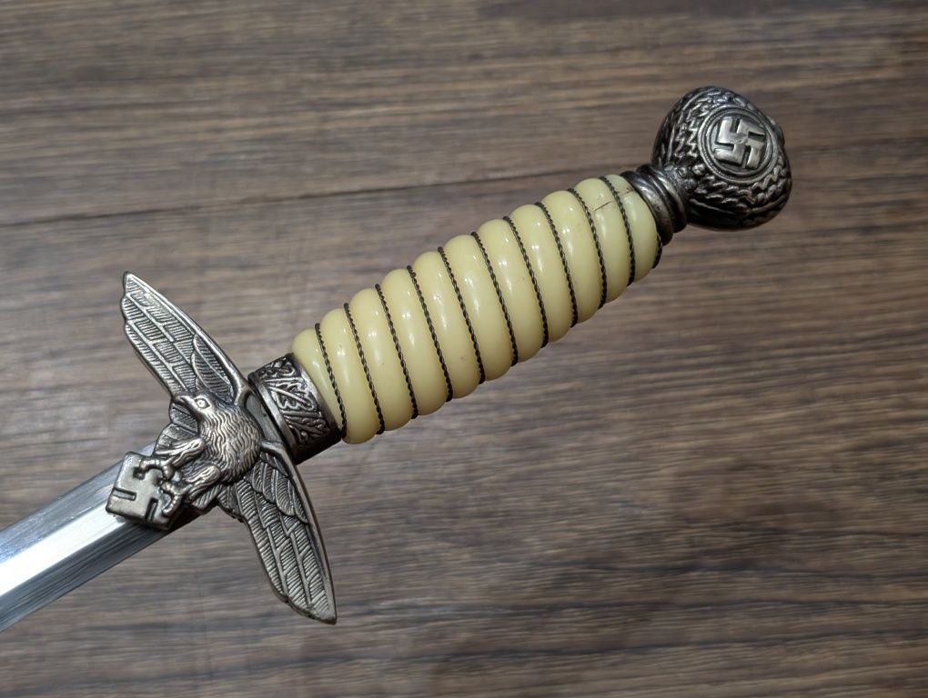 Luftwaffe Officer’s Dagger 2nd Model – Tiger Solingen | Collectors Weekly