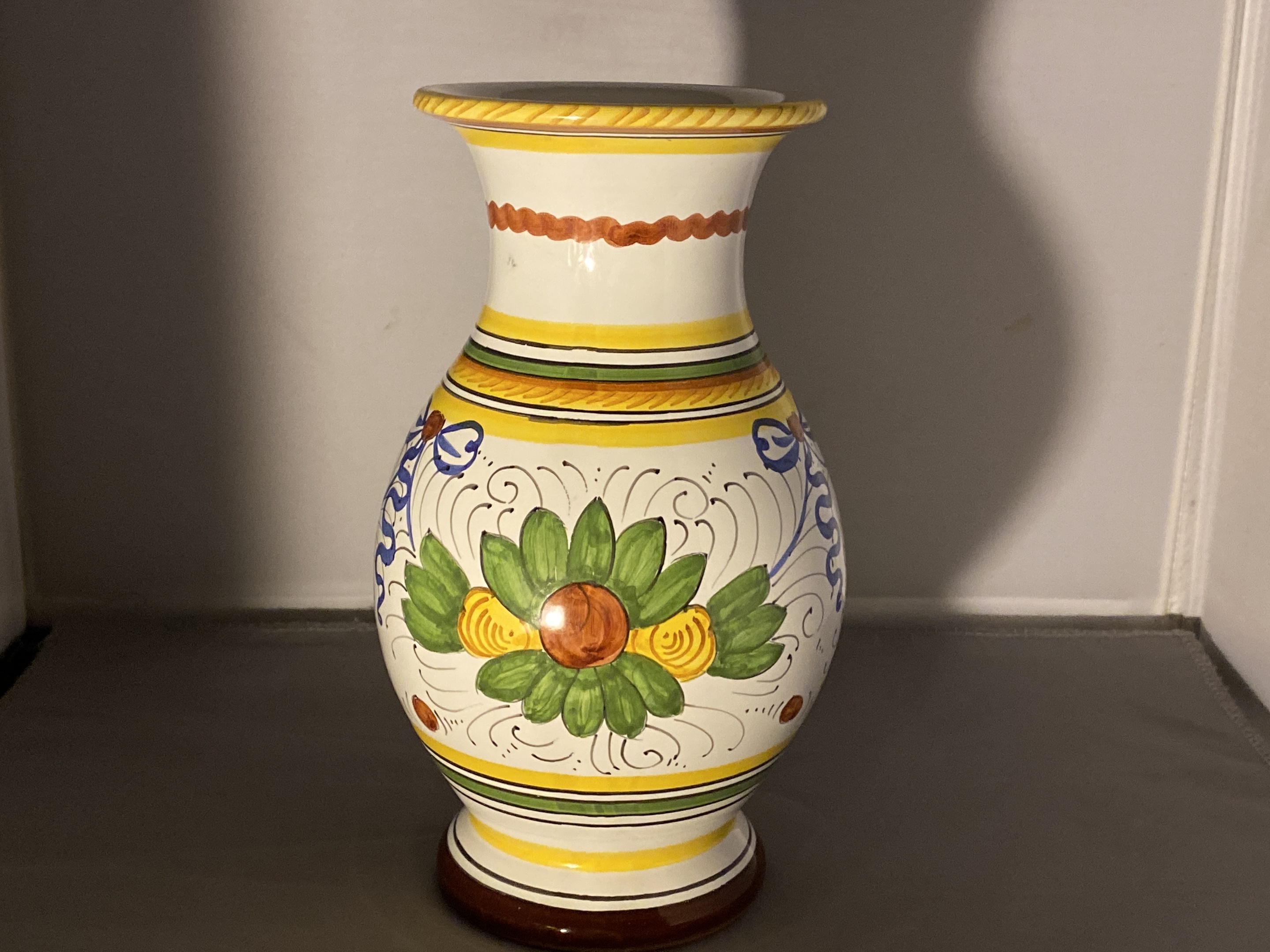 Vintage Deruta vase | Collectors Weekly