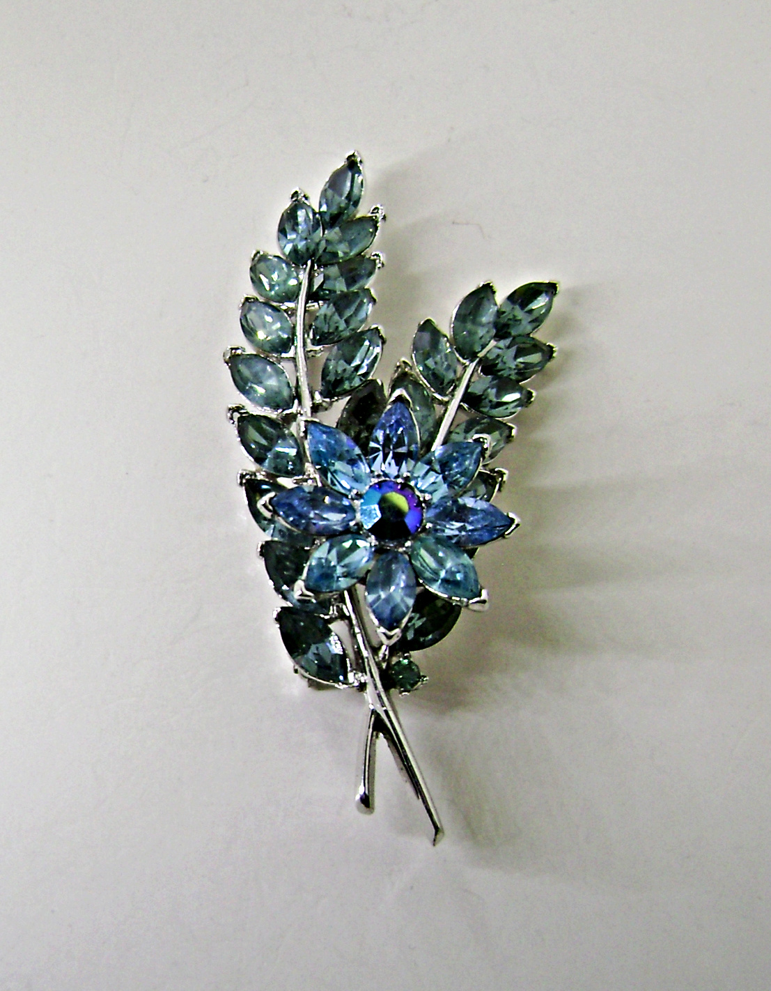 Trifari Leaf Flower Brooch | Collectors Weekly