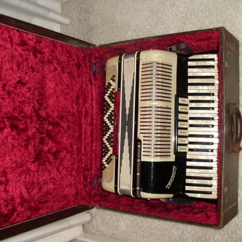 Show & Tell - Vintage Accordions and Concertinas | Collectors Weekly