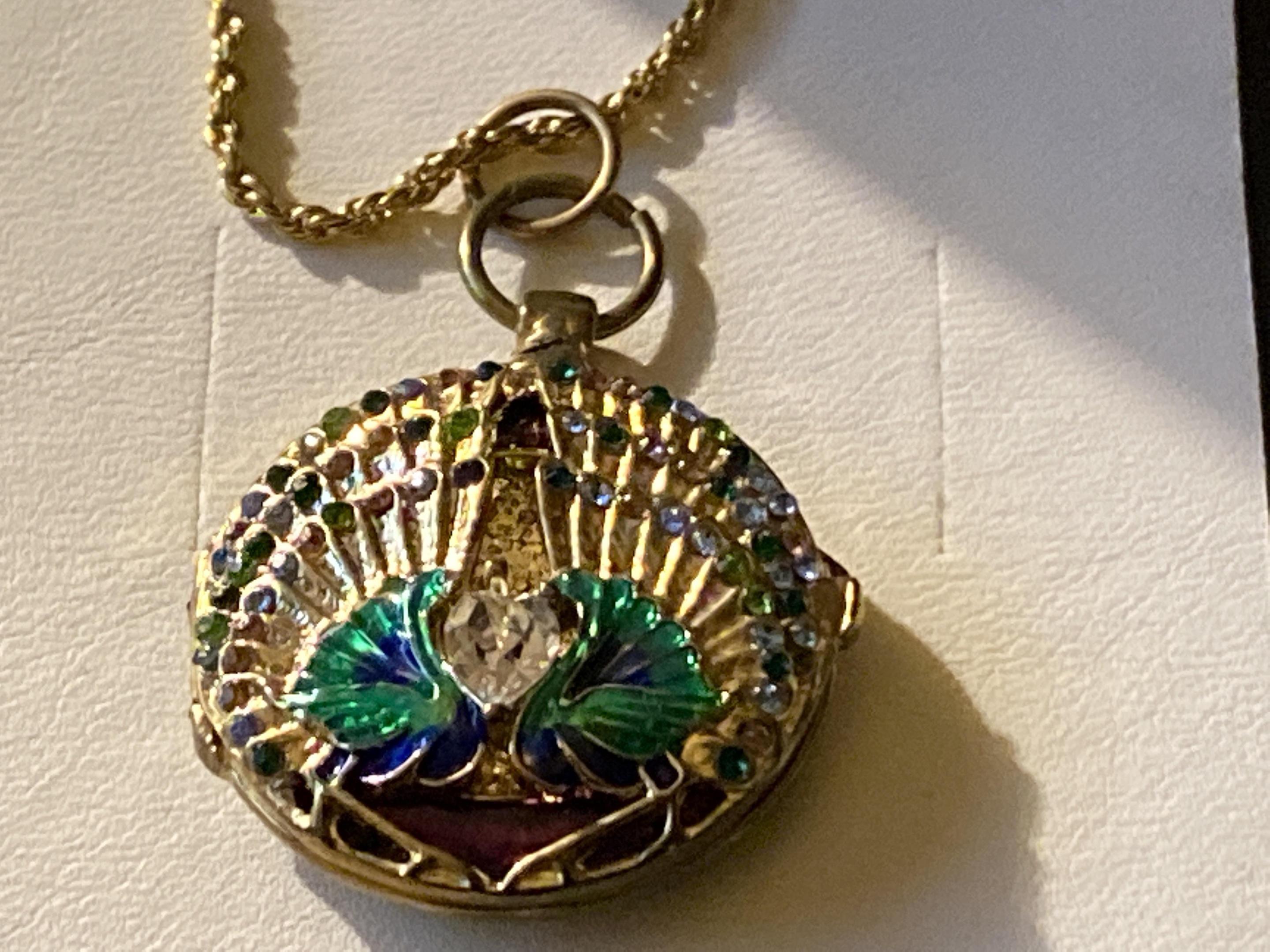 Vintage pendant necklace | Collectors Weekly