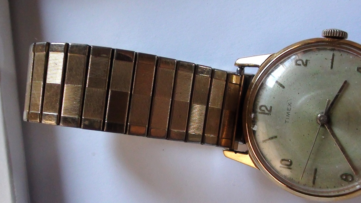 TIMEX Men Watch Do Not Know If Is Gold Fill Or Real Gold And Can TIMEX Men Watch Do Not Know If Is Gold Fill Or Real Gold And Can