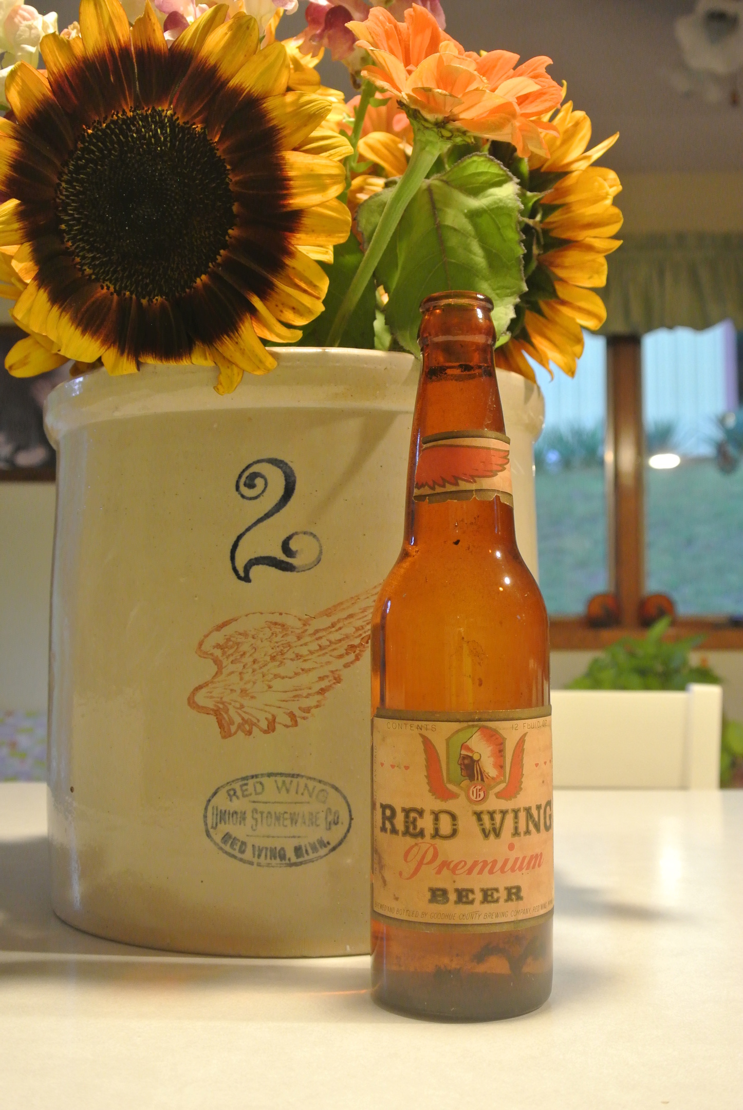 Old Red Wing, MN Paper Labeled Beer Bottles ++ | Collectors Weekly