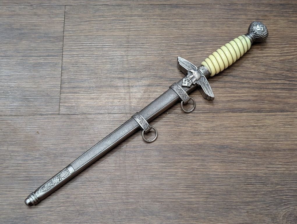 Luftwaffe Officer’s Dagger 2nd Model – Tiger Solingen | Collectors Weekly
